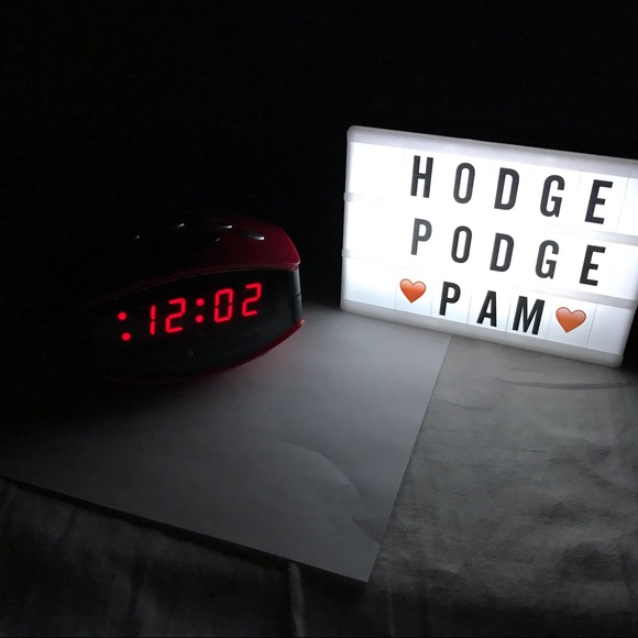 Durabrand | Wall Decor | Durabrand Cr52 Amfm Radio Alarm Clock Pink ...